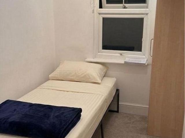 4 bedroom house share to rent