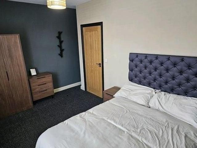 4 bedroom house share to rent