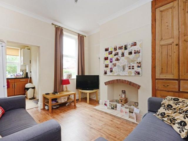 4 bedroom house share to rent