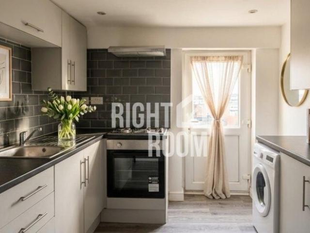 4 bedroom house share to rent