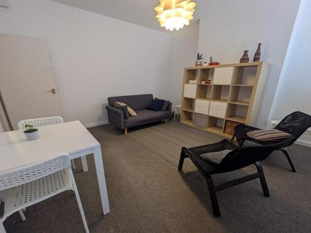 4 bedroom house share to rent
