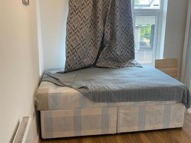 4 bedroom house share to rent