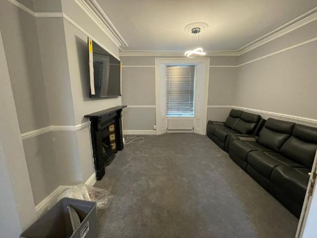 4 bedroom house share to rent