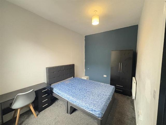 4 bedroom house share to rent