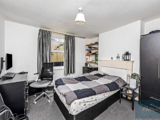 4 bedroom house share to rent