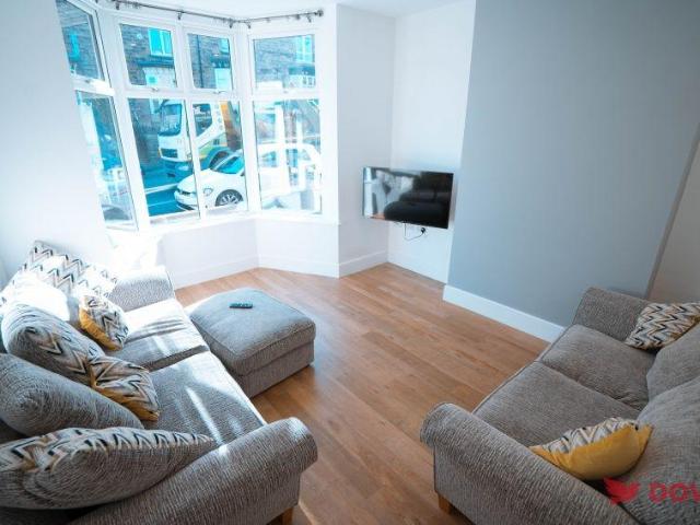 4 bedroom house share to rent