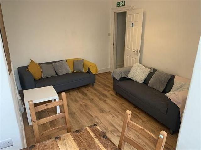 4 bedroom house share to rent