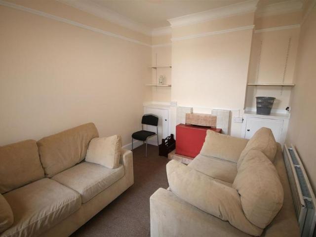 4 bedroom house share to rent