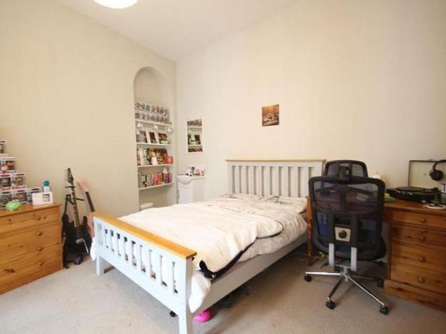 4 bedroom house share to rent