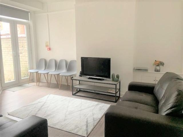 4 bedroom house share to rent