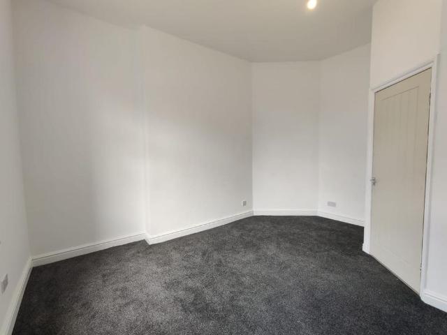 4 bedroom house share to rent