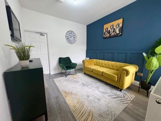 4 bedroom house share to rent