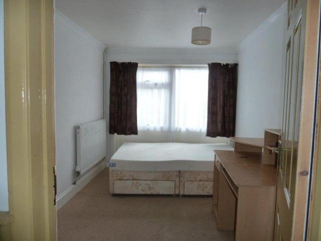 4 bedroom house share to rent