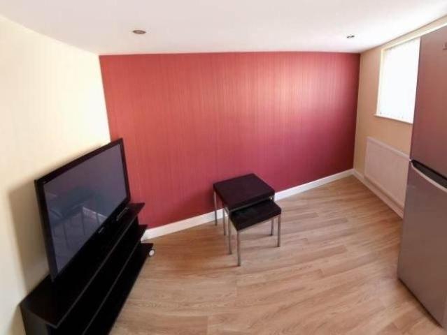 4 bedroom house share to rent