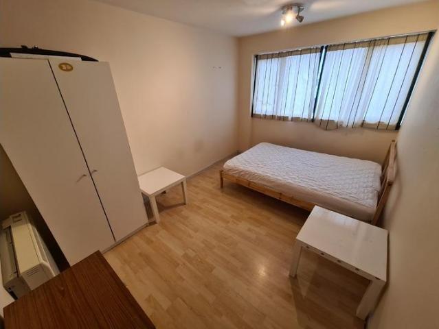 4 bedroom house share to rent