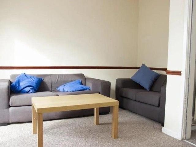 4 bedroom house share to rent