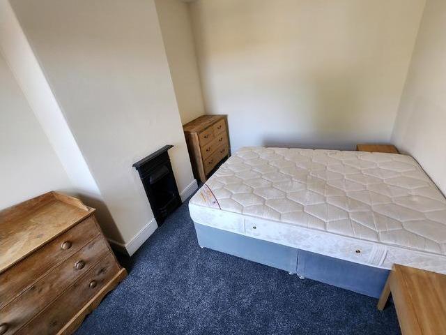 4 bedroom house share to rent