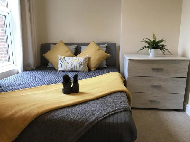 4 bedroom house share to rent