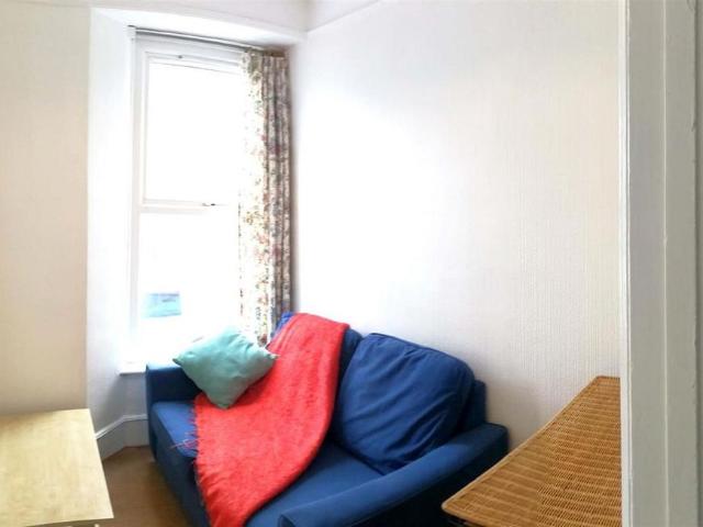 4 bedroom house share to rent