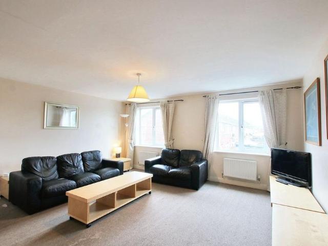 4 bedroom house share to rent