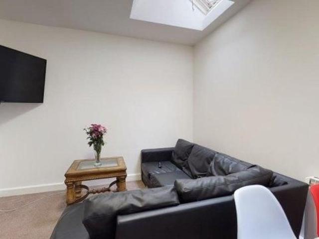 4 bedroom house share to rent
