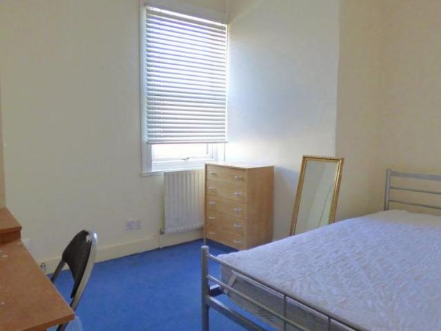 4 bedroom house share to rent