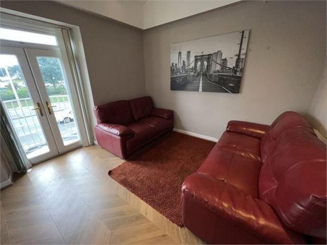 4 bedroom house share to rent