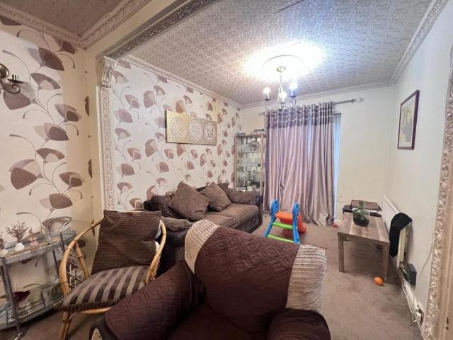 4 bedroom house share to rent