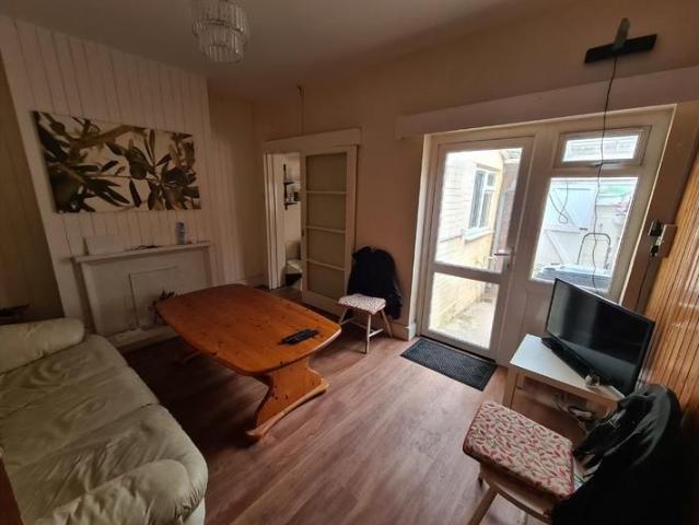 4 bedroom house share to rent