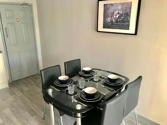4 bedroom house share to rent