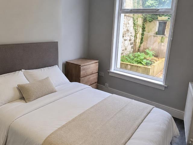 4 bedroom house share to rent