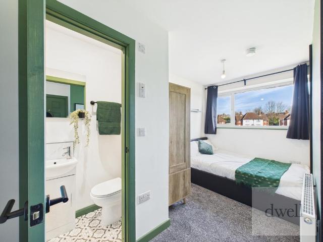 1 bedroom house share to rent