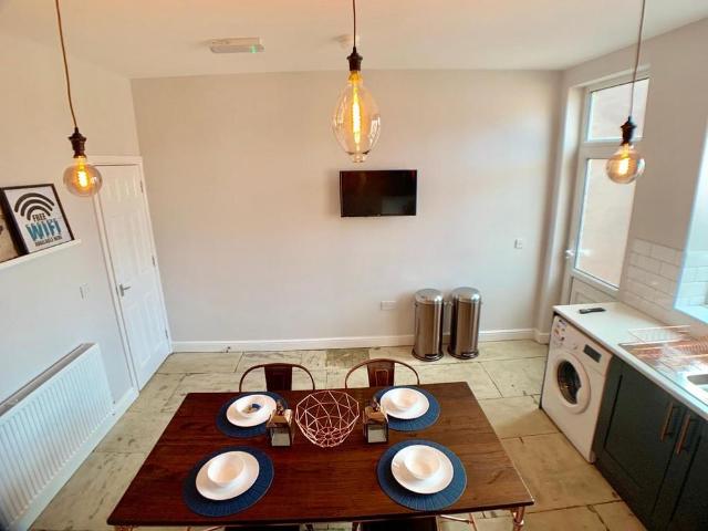 4 bedroom house share to rent