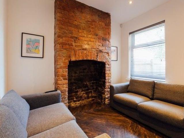 4 bedroom house share to rent