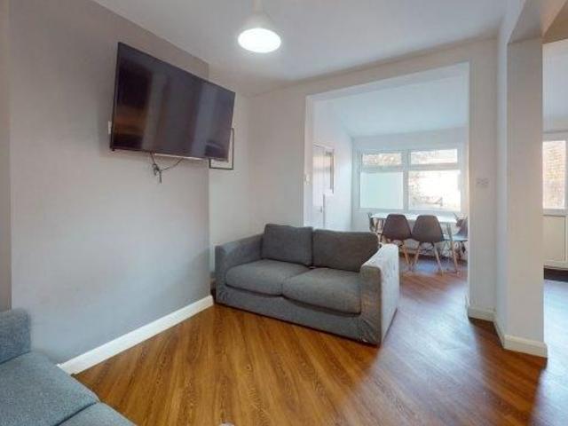 4 bedroom house share to rent