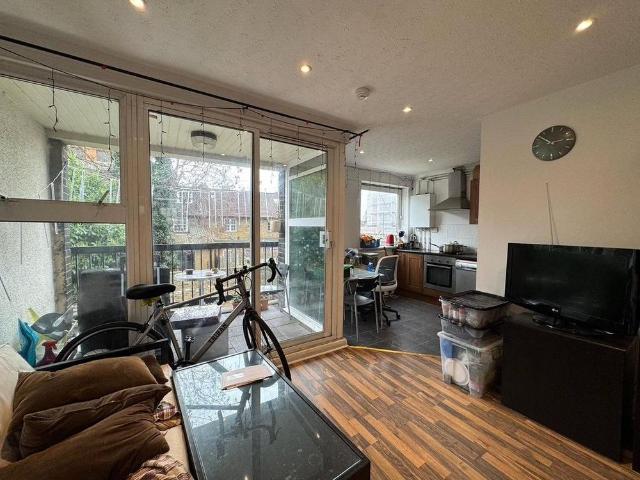 4 bedroom house share to rent
