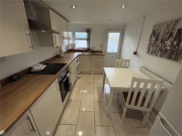 4 bedroom house share to rent