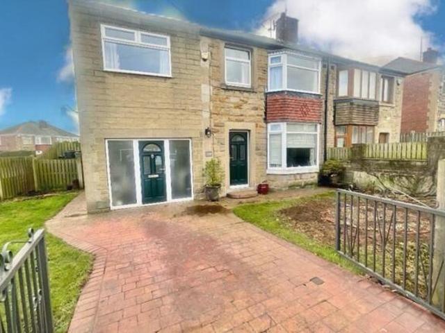 4 Bedroom House Sheffield Sheffield LS101678306