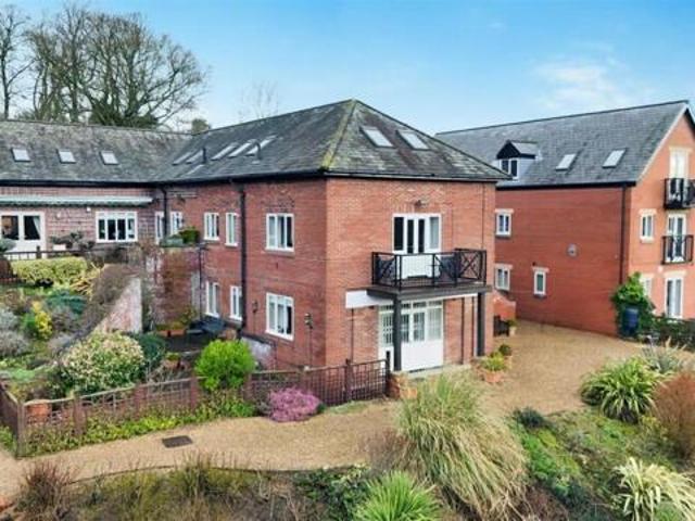 4 Bedroom House Sheffield South Yorkshire LS101676983