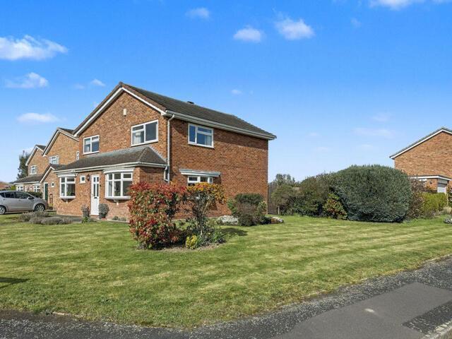 4 Bedroom House Shrewsbury Shropshire LS101797056