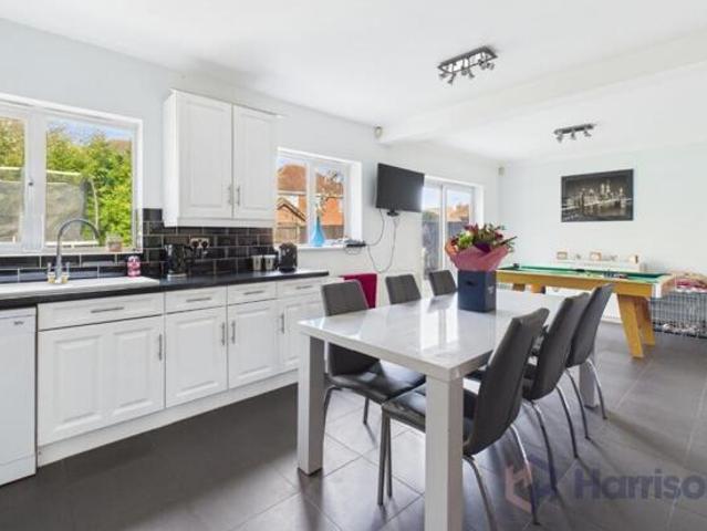 4 Bedroom House Sittingbourne Kent 99523741