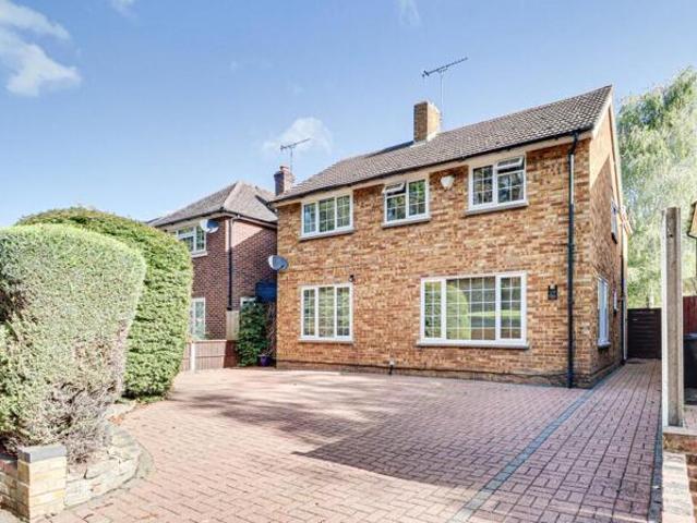 4 Bedroom House St. Albans Hertfordshire LS100503526
