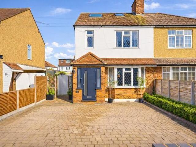 4 Bedroom House St. Albans Hertfordshire LS100579202