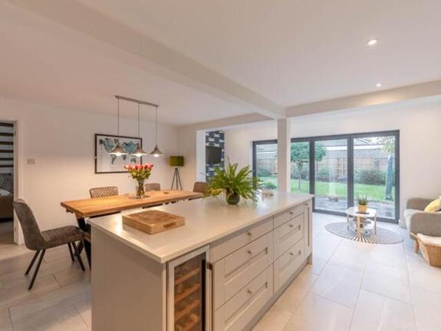 4 Bedroom House St. Neots Cambridgeshire LS98903233