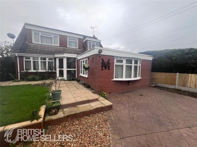 4 Bedroom House Stafford Staffordshire 99237075