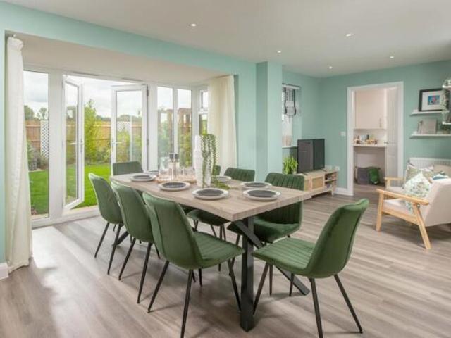 4 Bedroom House Stafford Staffordshire 100648879