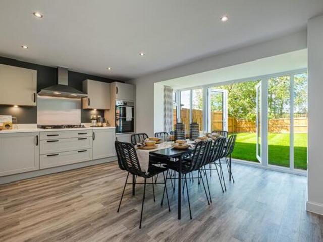 4 Bedroom House Stafford Staffordshire 100917810