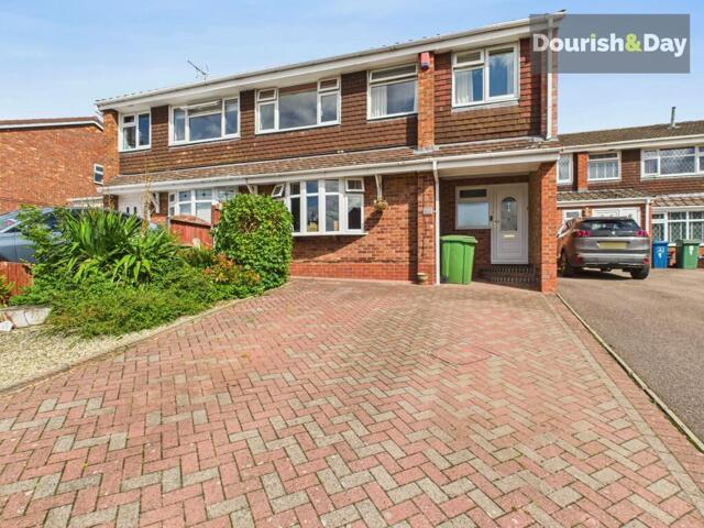 4 Bedroom House Stafford Staffordshire LS99840541