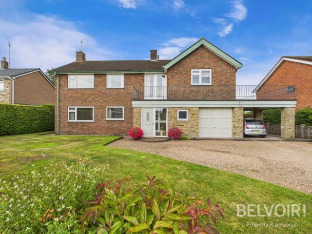 4 Bedroom House Staffordshire Staffordshire LS100824854