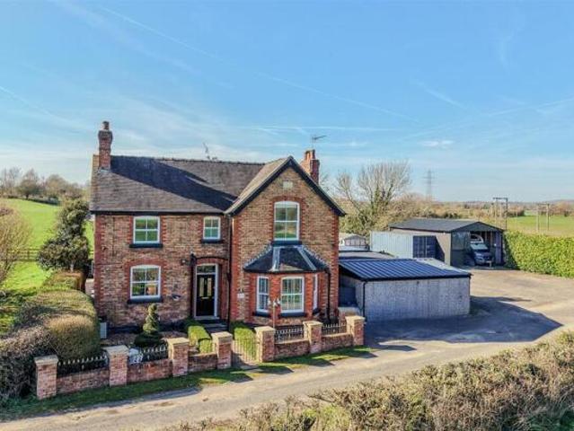 4 Bedroom House Staffordshire Staffordshire LS100825009
